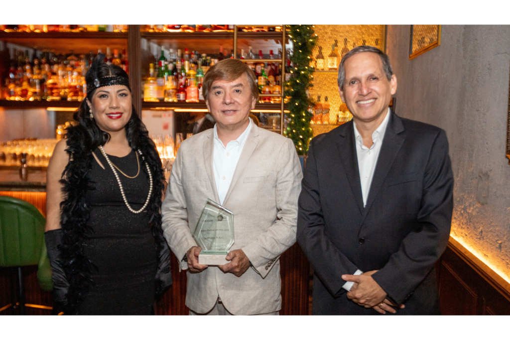 Bafing es reconocido como Mejor Partner del Año 2024 de SIEMON en Perú ...